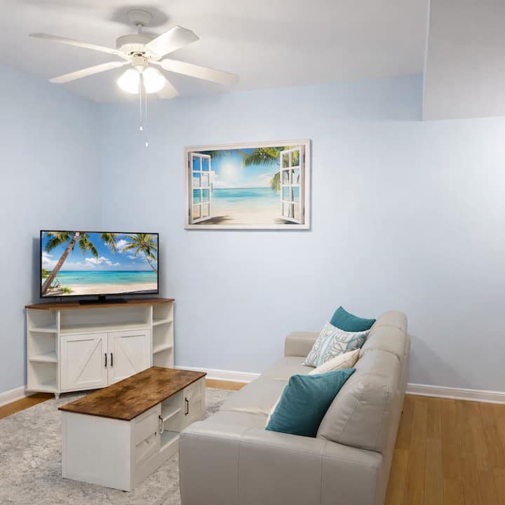 Top Floor Condo, Magnificent Water Views - St. Petersburg, FL