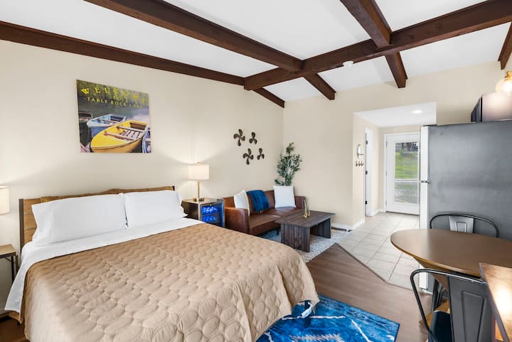 The Getaways 128-lake View, Pool & Playground - Kimberling City, MO