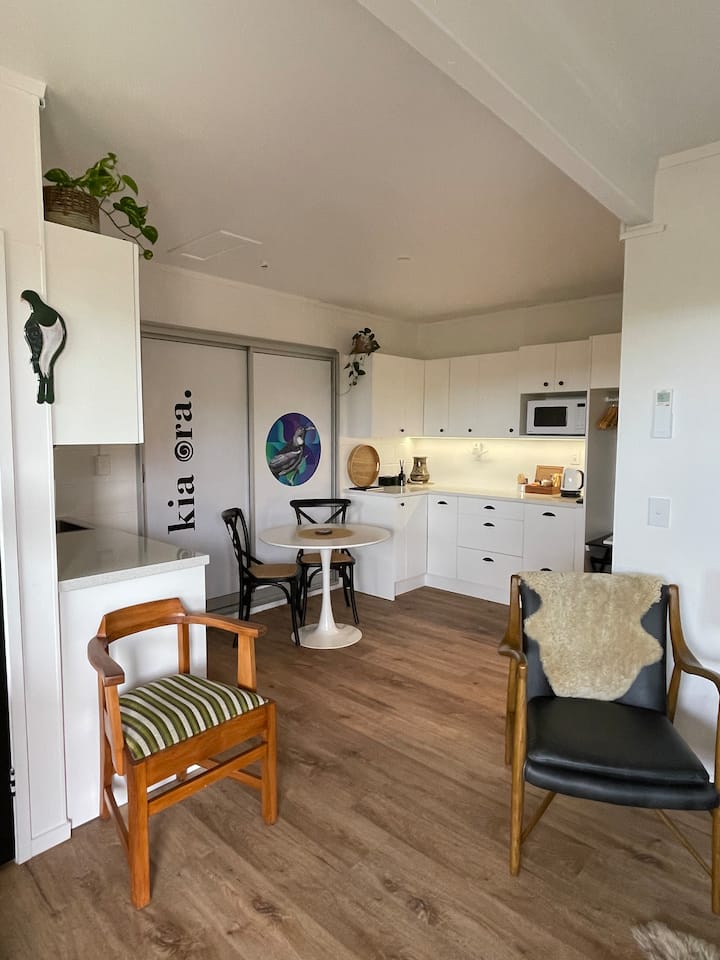 Studio With A Touch Of Luxury - 55 On Hilltop - Taupō