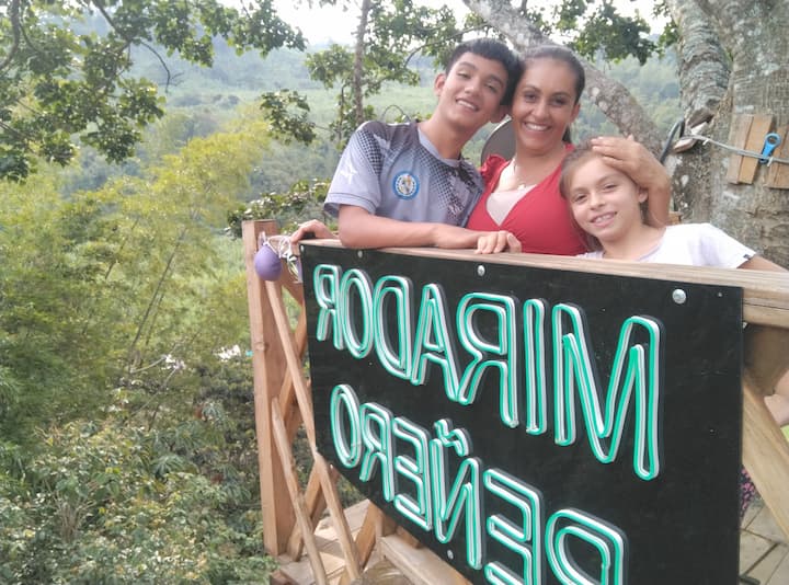 Casa Del ÁRbol Mirador Peñero. - Chía