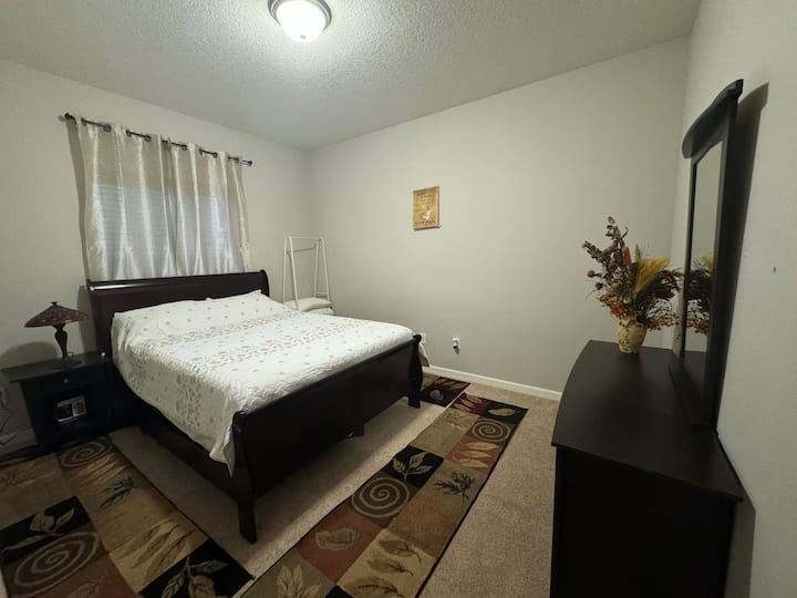 Private Room & Shower Near Waterfalls & Trails - Gresham, OR