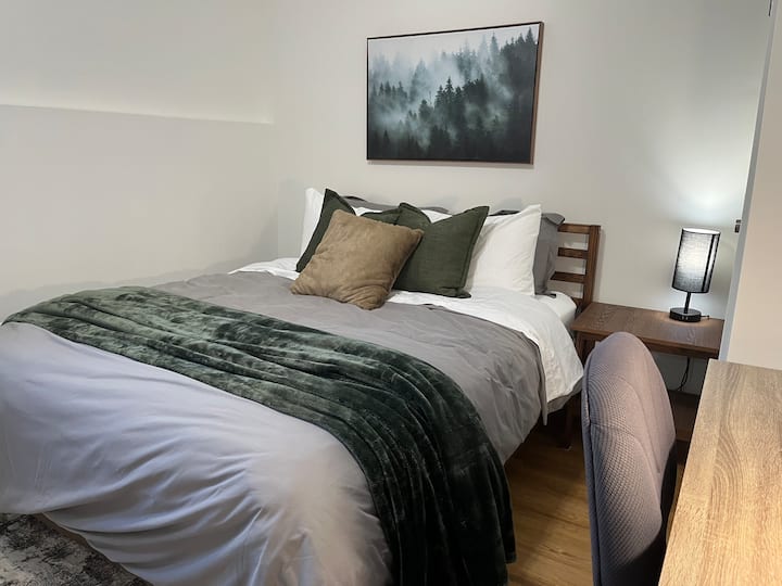 New Legal Private, Bright, 1 Bedroom Apartment - Bowmanville