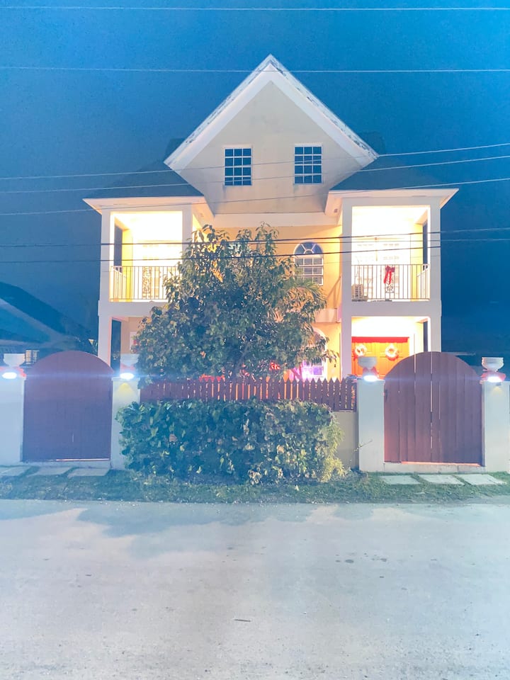 Island Vibes Point Of View- Near Beach & Airport - Nassau