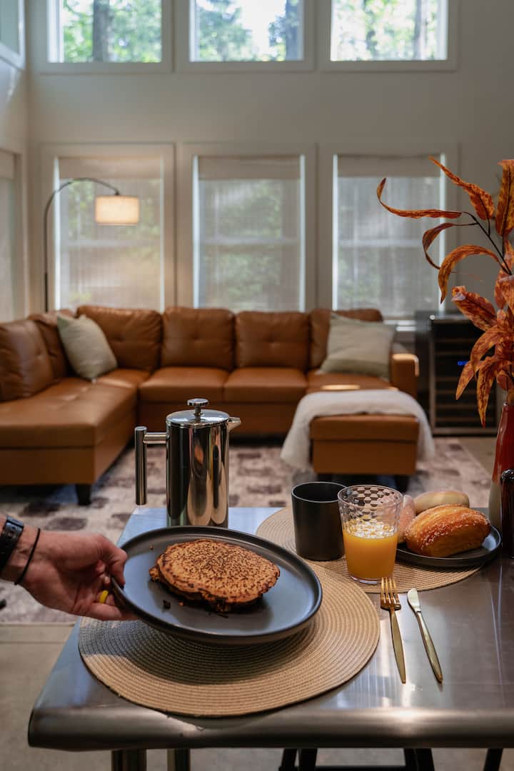 Charming Poconos Stay Near Skiing, Hiking & Town - Lake Wallenpaupack, PA