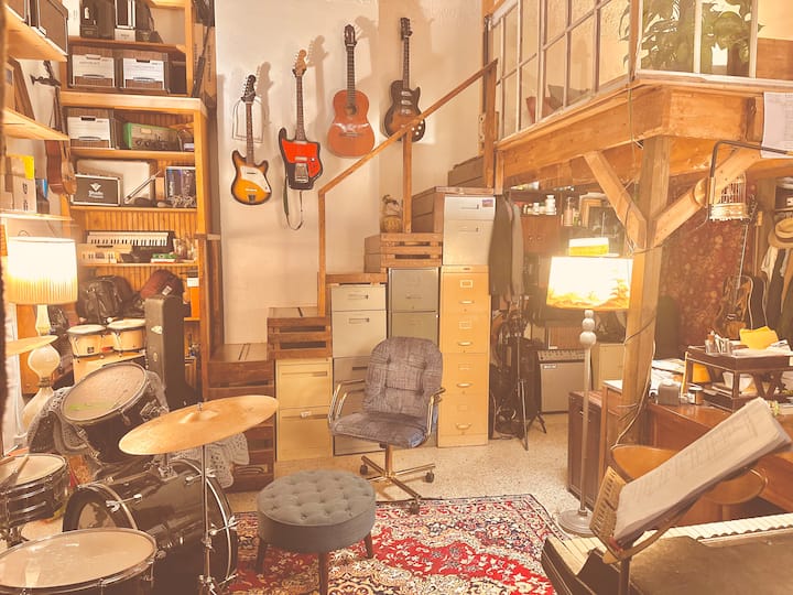 Artist Workshop Loft - Niagara Falls