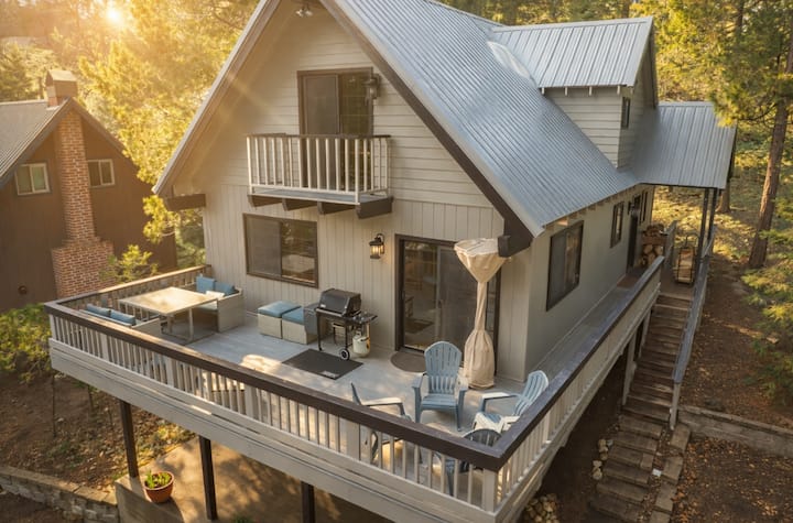 Ridgeview Retreat ~ Location Meets Comfort (Ac!) - Shaver Lake, CA