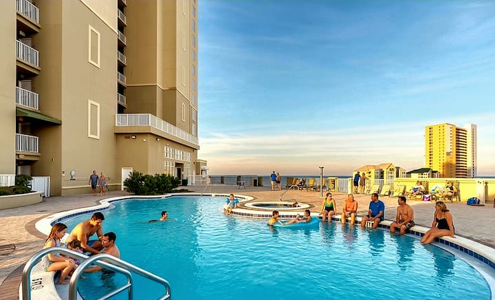 Gulf Views, King/twin Bunks, 80s Arcade Inside - Panama City Beach, FL