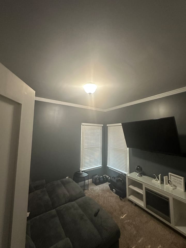 Bring the Family — Space, Comfort & Holiday Vibes! - Houses for Rent in ...