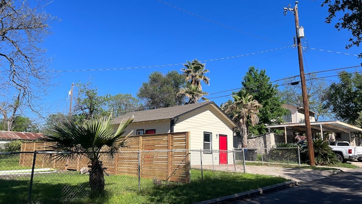 New 2 Bedrooms Casita Downtown Pet Friendly - San Antonio, TX
