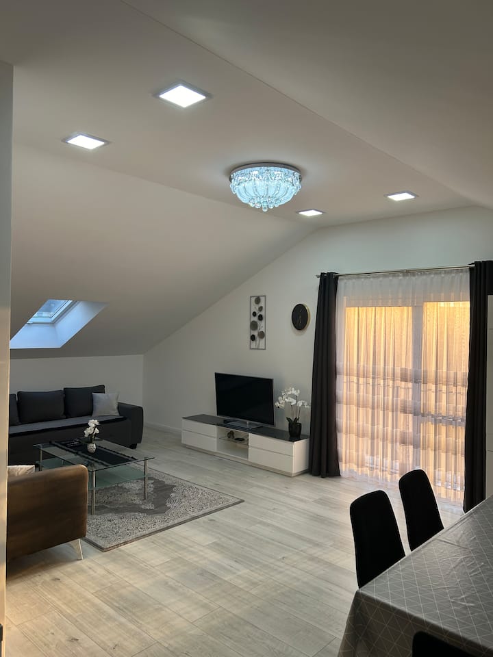 Bane Apartments 95m2 - Messewohnung, Ferienwohnung -