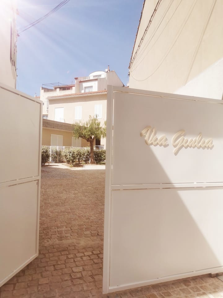 Belazur, Entre Plage Et Port, 
Classé 3* - Bandol