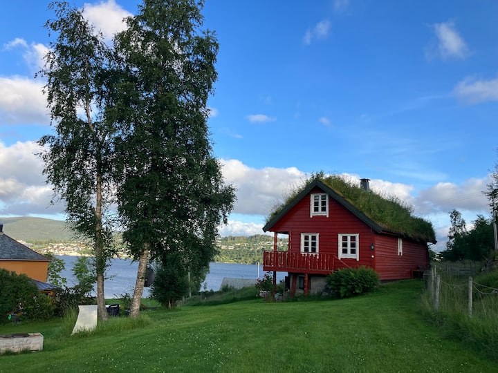Koselig Hytte På En Bilfri Og Idyllisk øY - Alesund