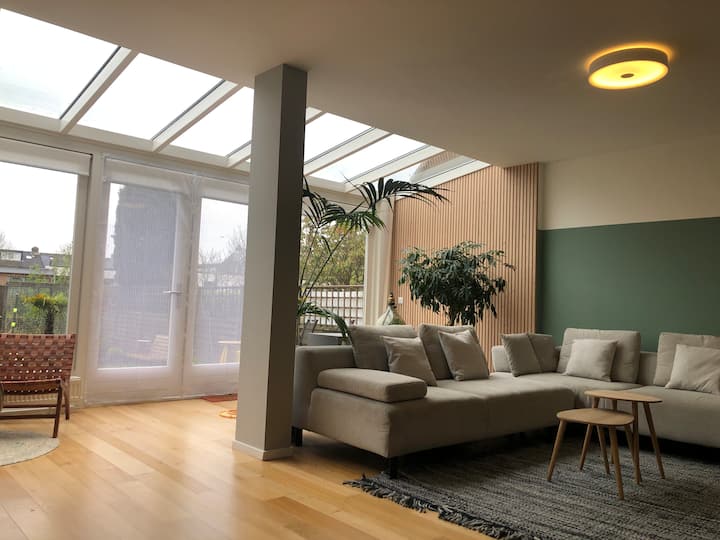 Modern En Ruim Familiehuis - アムステルフェーン