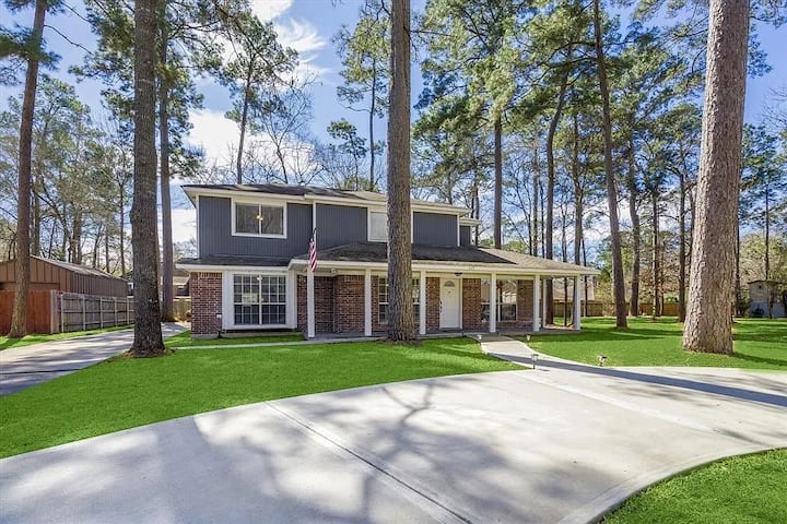 Spacious Family-friendly 4br Home In Lake Conroe - Conroe, TX