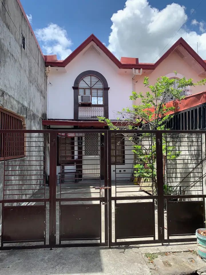 Montefaro East Transient House - Kawit