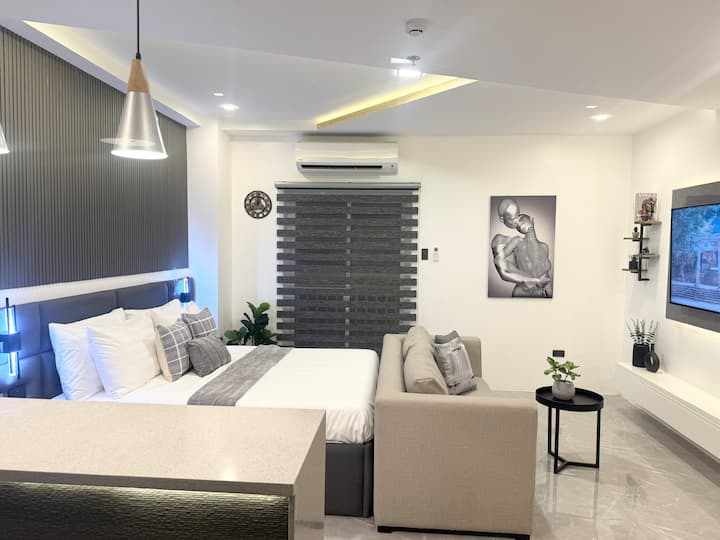 Cozynest: Modern Luxury Bachelor’s Paradise 202 - Angeles