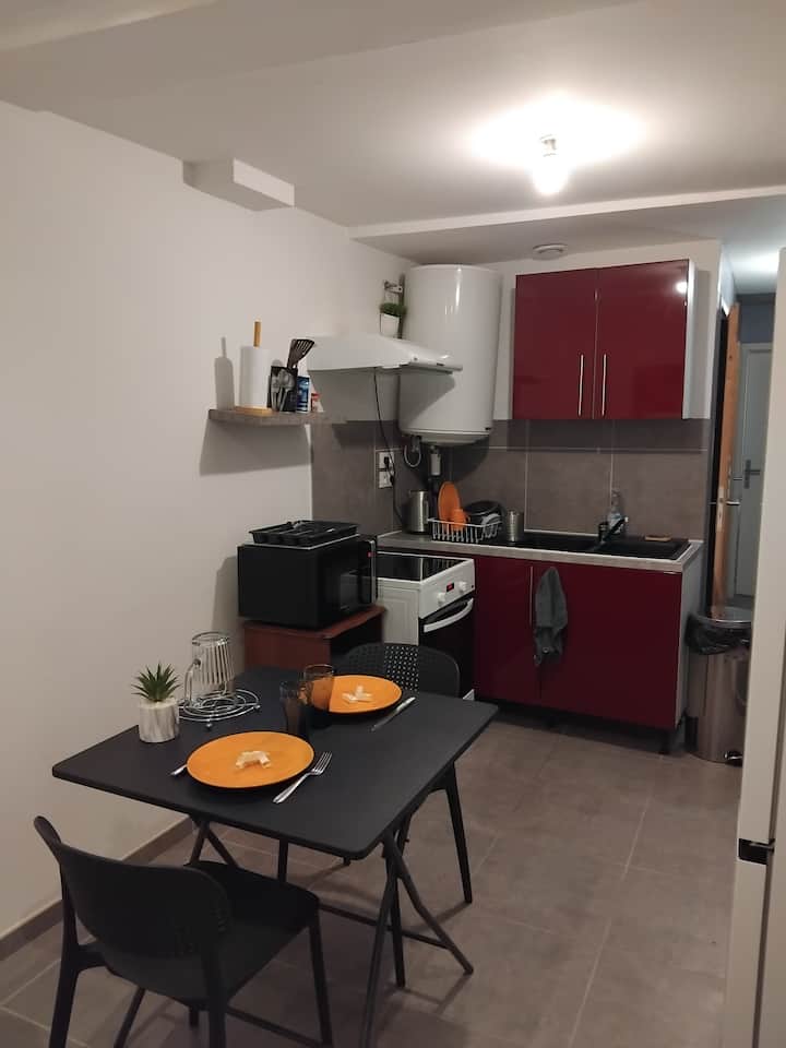 F2 Lumineux Calme 3 Personnes Parking Gratuit - Montélimar