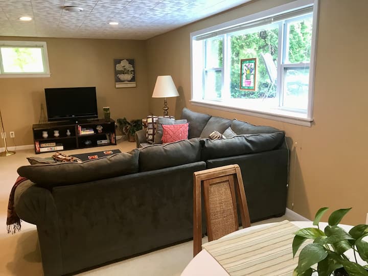 Sunny Garden Oasis In Charming Neighborhood! - Falls Church, VA