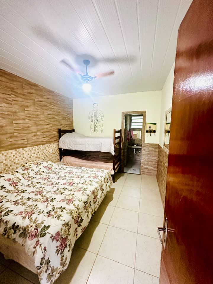 Quarto Quádruplo Morada Dos Santos - Sete Lagoas