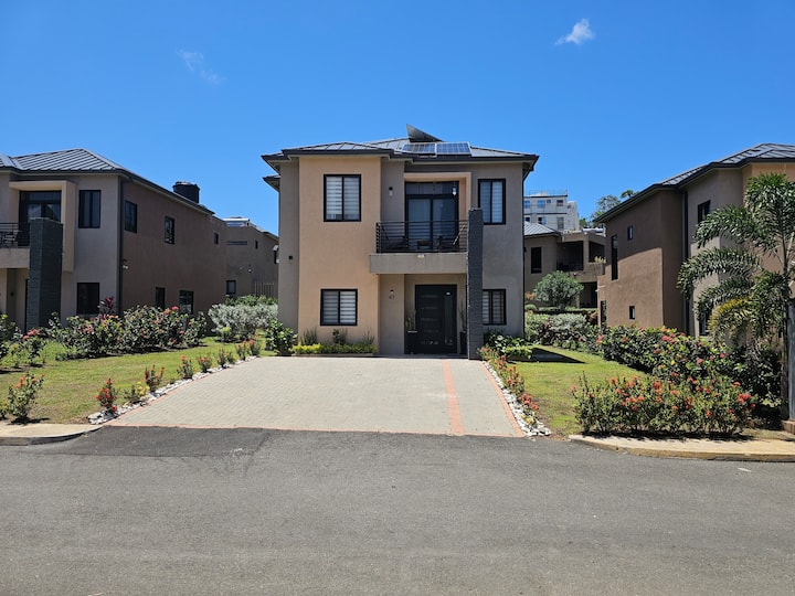 Orchid Oasis - Ocho Rios