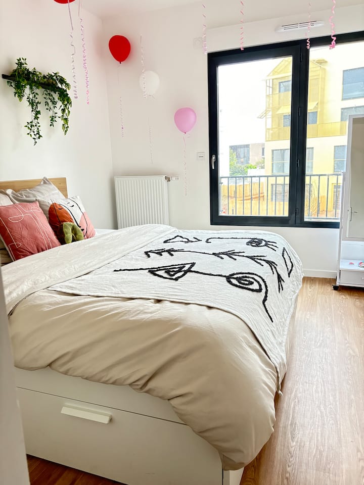 Appartement à Stains, Proche De Toutes Commodités - Stains