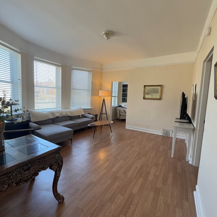 Riverwalk 2br | Easy, Walkable Stay - Cape Girardeau, MO