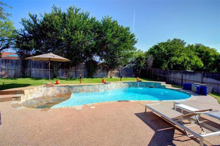 Private Poolside Oasis - Mansfield, TX