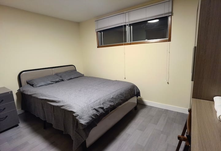 Rujia 06-611（半地下独卫园景大床套房） - Calgary