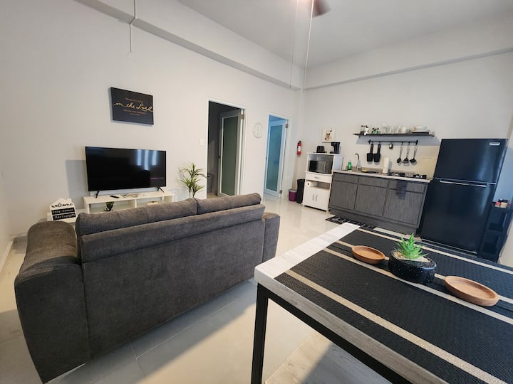 The Athena's Cozy Corner Apt. 3 - A/c & Wi-fi - Barceloneta