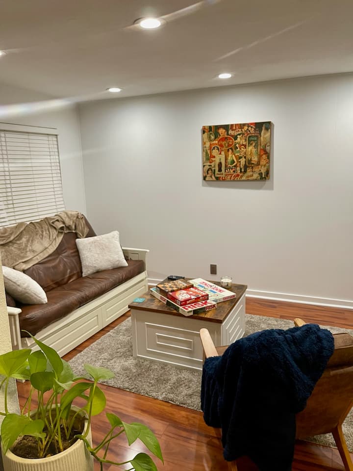 So-co Condo W/ Creek View - Austin