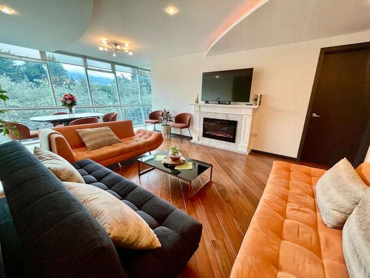 Exclusive Modern Cozy Picasso - Quito