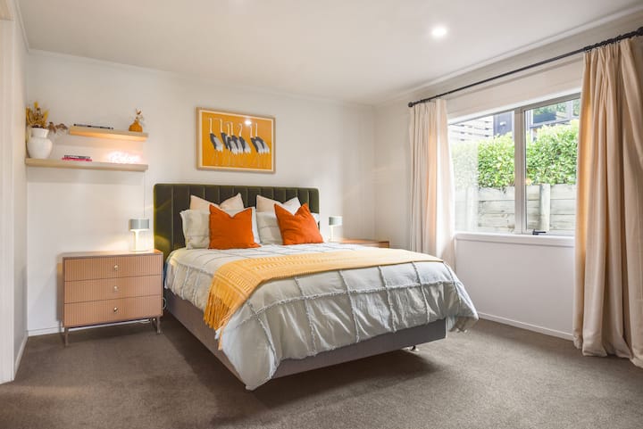 Hilltop Escape - Couples Getaway / Adventure - Rotorua