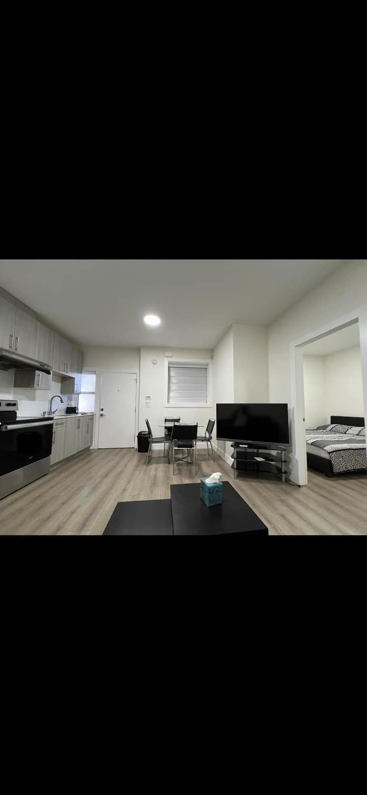 Private Suite - New Westminister - New Westminster