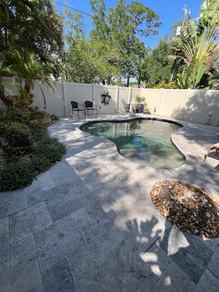 Casa Del Sur: Tranquil Retreat With Private Pool - Sarasota, FL