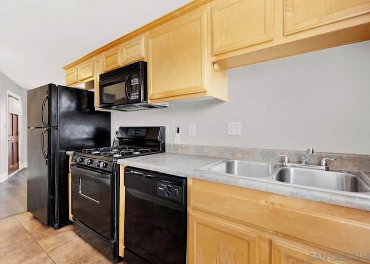 One Bedroom Apartment - Santee, CA