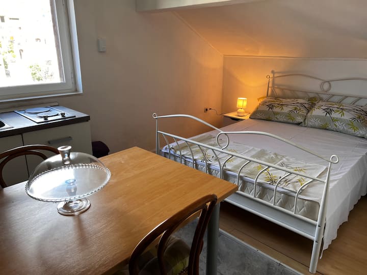 Apartman Leila 5d - Okrug Gornji