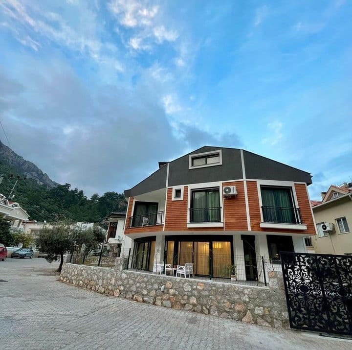 Turunç Koyu Marmaris De 4+1 Verandalı Bahçe Villa - Marmaris