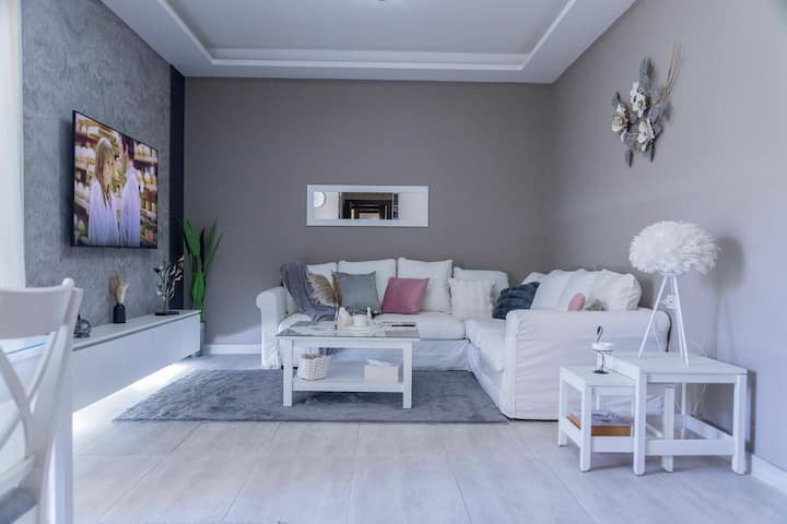 Abdoun Hills Luxurious Apartment - Jordan