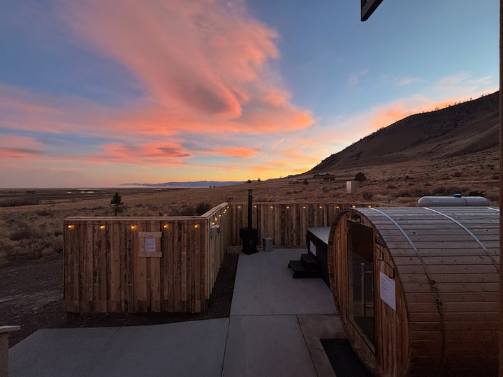 Relax In The Oregon Outback - Sauna And Hot Tub - Summer Lake, OR