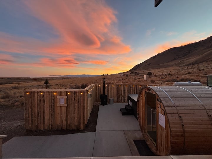 Relax In The Oregon Outback - Sauna And Hot Tub - Summer Lake, OR
