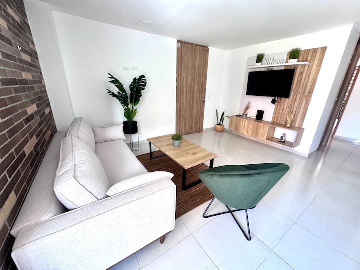 Apto Moderno 201 (Con Parqueadero) - Medellín