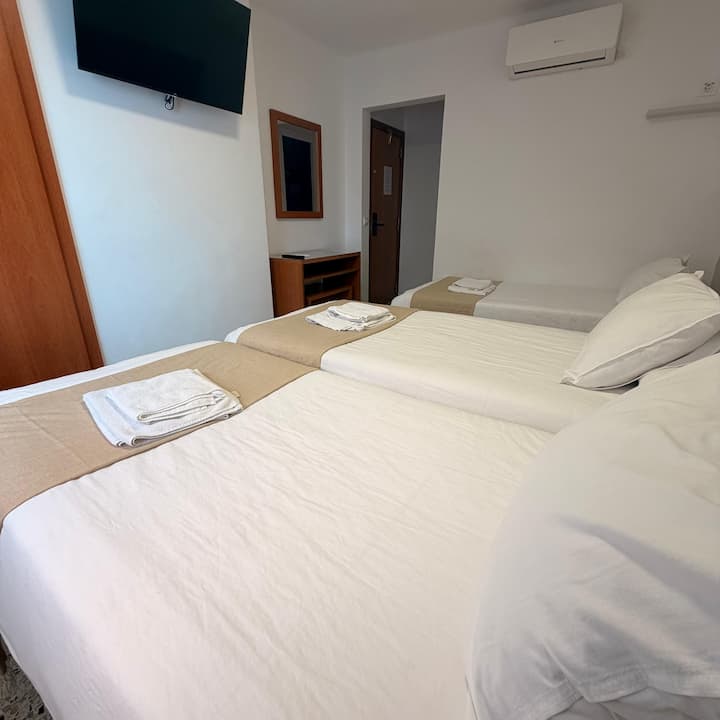 Habitación Triple Estándar Hostal Molí De Mar - Lloret de Mar