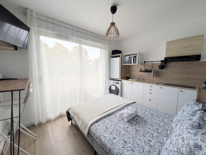 Studio Azuria Balcon à Ifs
( Proche Caen ) - Ifs
