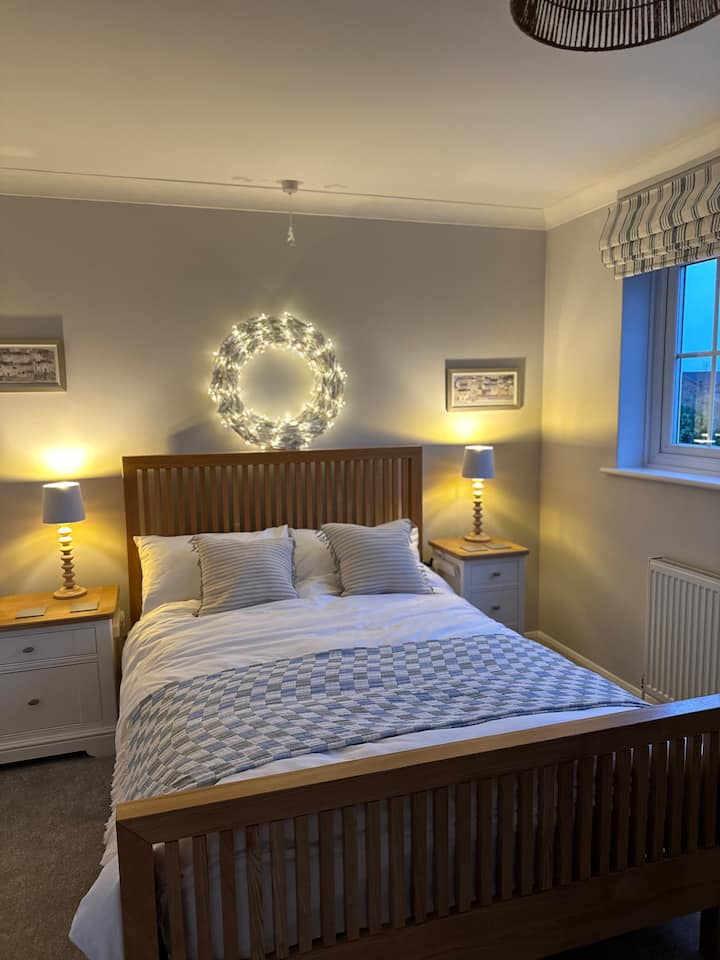 The Nook- Charming 3-bed Detached House. - Spalding, UK