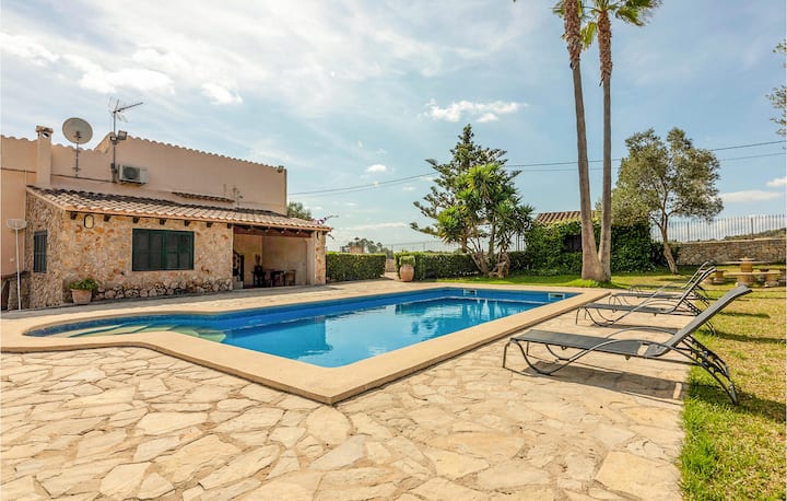 Awesome Home In Sineu - Mallorca