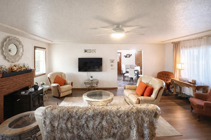 Lovely 2br, Patio, Free Parking - Gresham, OR