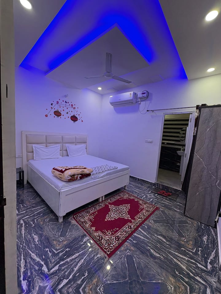 Dev Entire Private Apartment - Vrindavan