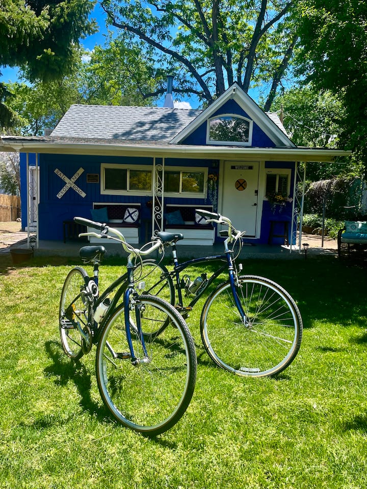 Enchanting Historic Railroad Cottage-walk Downtown - Prescott, AZ