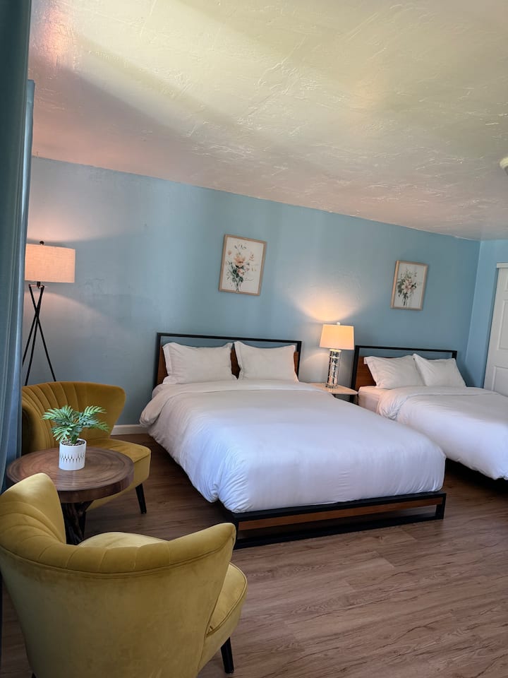 *Cozy Appointed 2q Beds Cottage - Ukiah, CA