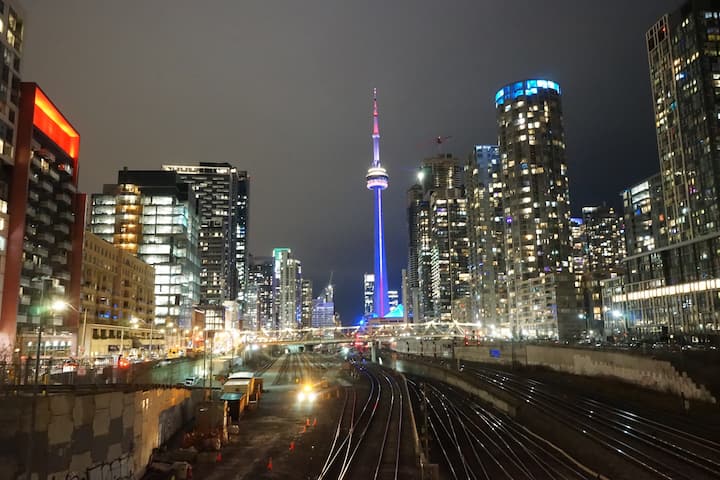 One Closed Modern  Br+den Condo Near The Cn Tower - 密西沙加